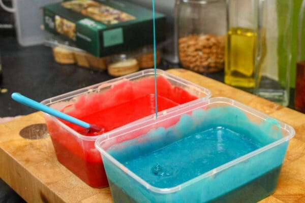 Red, White and Blue Sponge Cake Recipe25589Red, White and Blue Sponge ...
