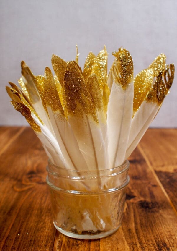How to Make Glitter Feathers – A Step-by-Step Guide