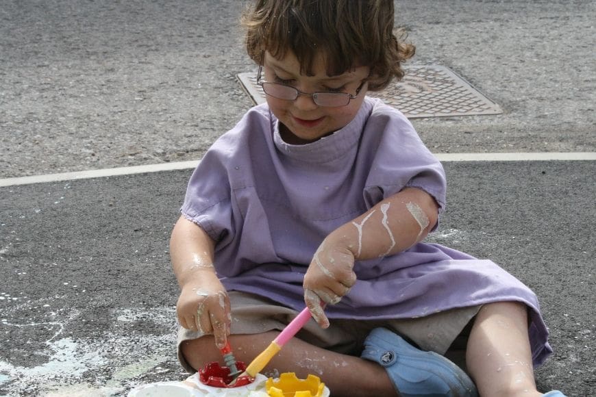 How to Make Animal-Friendly Pavement Paint for Kids