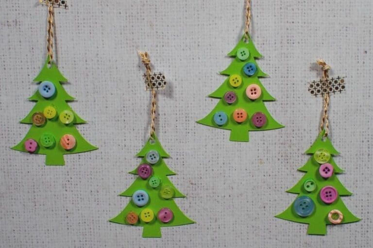 DIY Card and Button Christmas Tree Decorations – Easy Holiday Craft