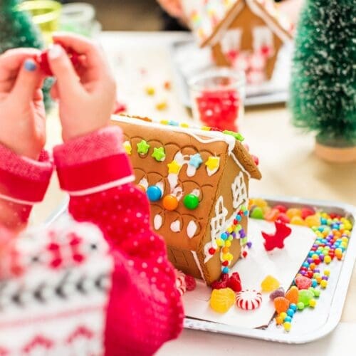 How to Throw a Gingerbread House Decorating Party | Mum In The Madhouse