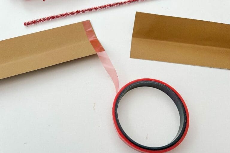 DIY Pipe Cleaner Crown: A Simple and Regal Royal Craft