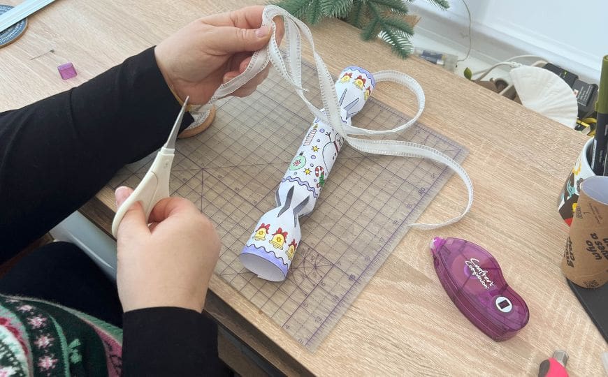 DIY Christmas Cracker Colouring Printables for Kids – Fun Holiday Craft