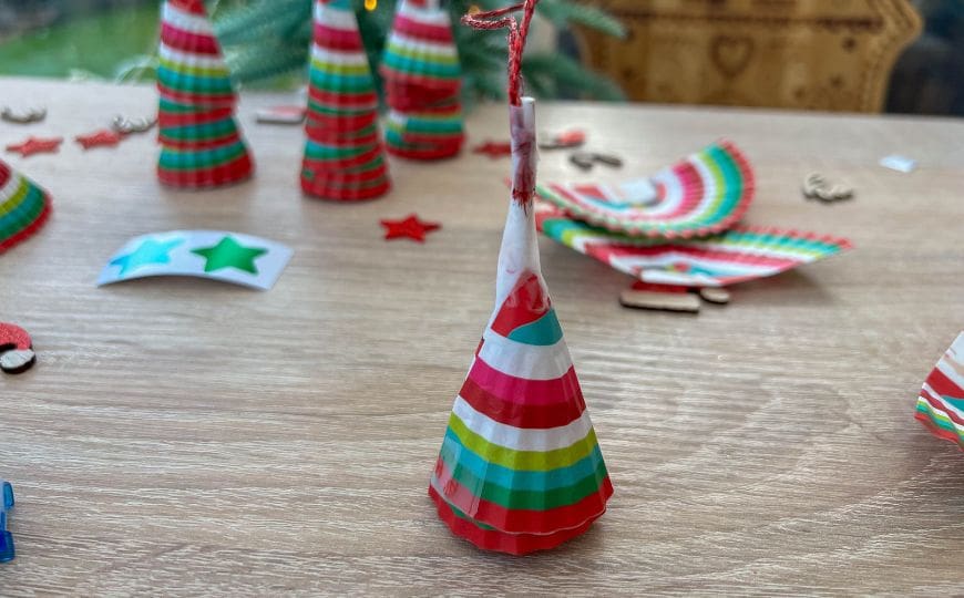Treemendously Easy Lollipop Christmas Trees - Festive Craft for All Ages