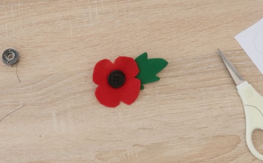 DIY Felt Poppy Pin Tutorial – Remembrance Day Craft for Kids